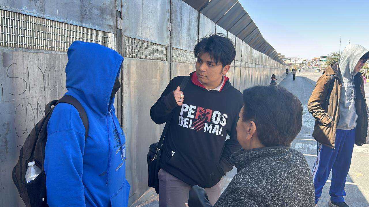 Pide mujer a jóvenes a no rayar vallas metálicas | La Opción de Chihuahua