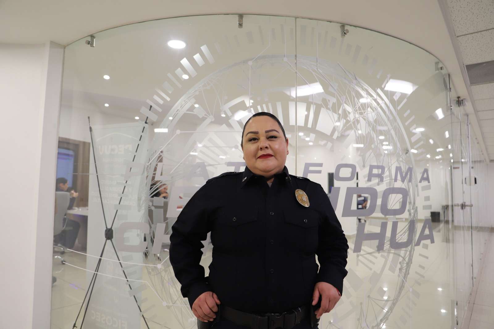 Reconocen la labor de Erika Ramírez; primera mujer policía patrullera ...