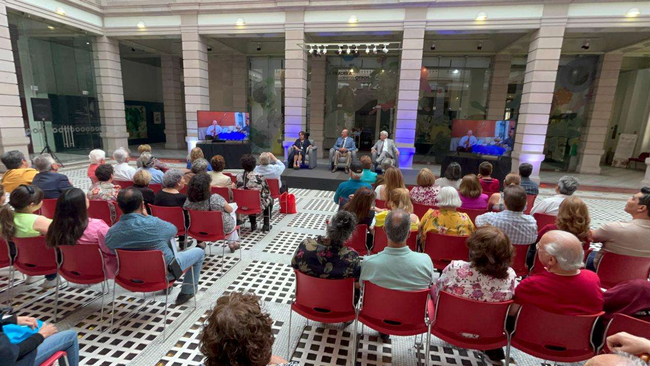 Presenta Manuel Anaya Torres su libro Raíces de Bocoyna | La Opción de ...